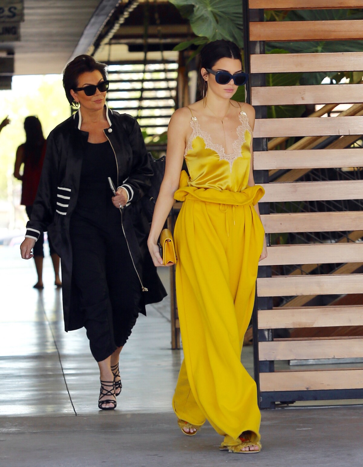 Photo : Kris Jenner avec sa fille Kendall Jenner sur le tournage de ...