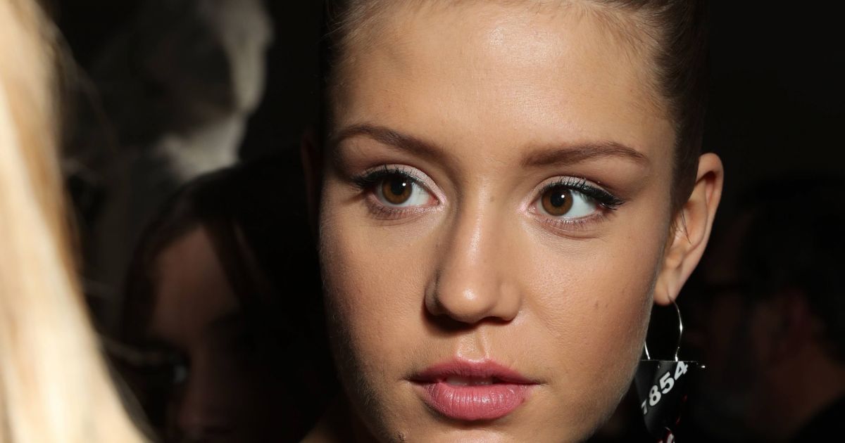 Adèle Exarchopoulos (enceinte) - Backstage du défilé de mode prêt-à ...