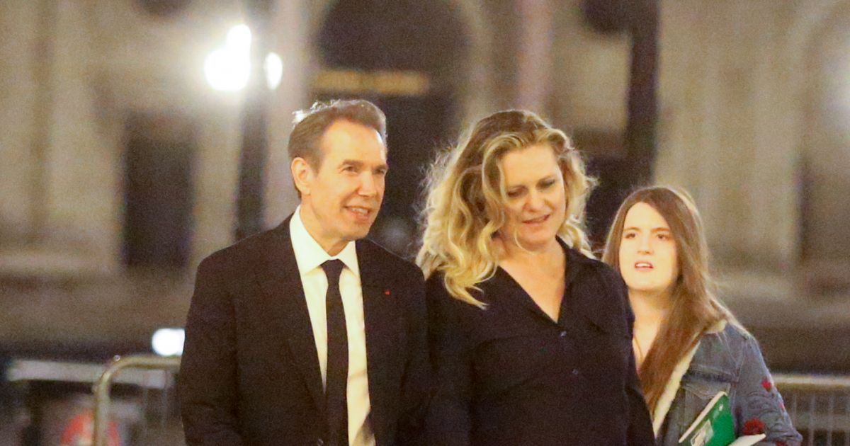 Jeff Koons et sa femme Justine Wheeler à la sortie du cocktail du dîner ...