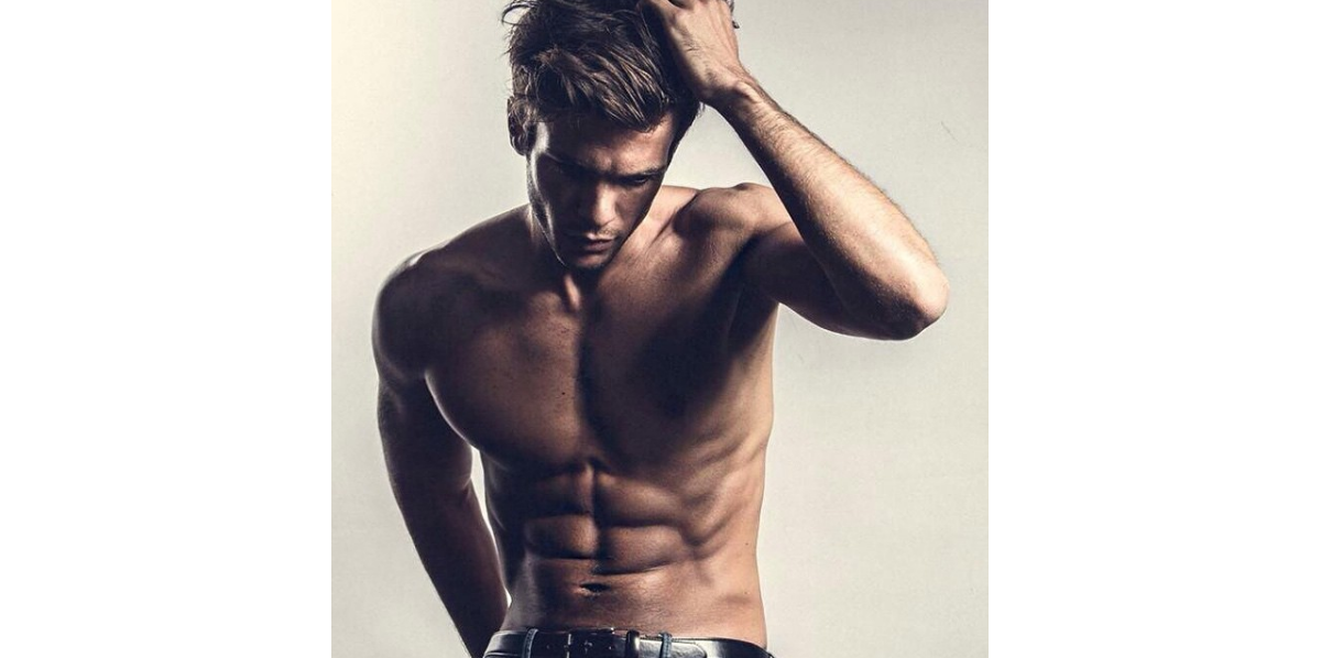 Photo : Hugo Philip, le nouveau chéri de Caroline Receveur. - Purepeople