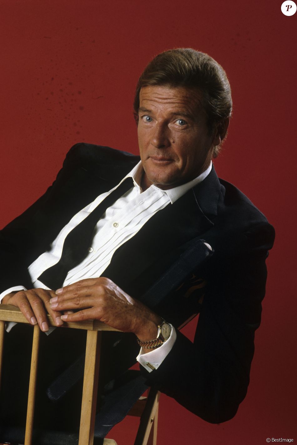 Archives - En France, à Paris, portrait studio de Roger Moore en ...