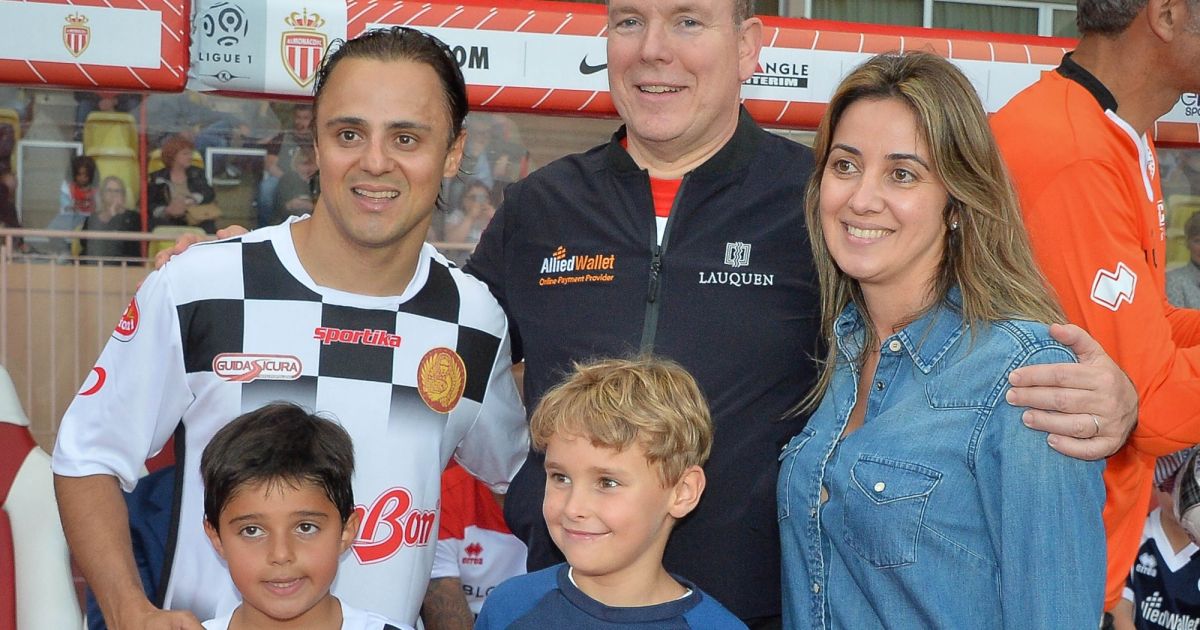 Le prince Albert II de Monaco avec le pilote de formule 1 Felipe Massa ...