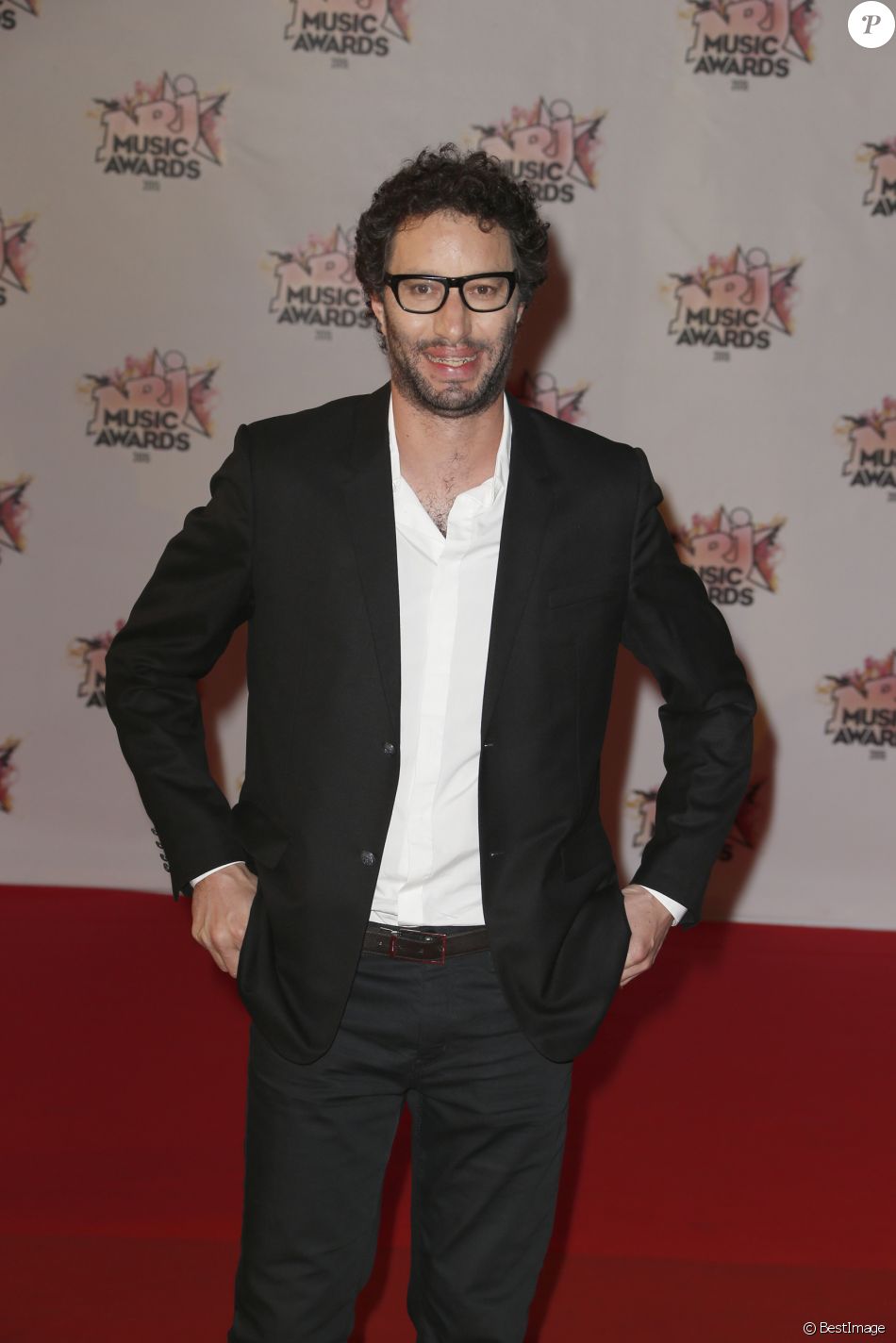 Manu Levy à la 17è cérémonie des NRJ Music Awards 2015 au Palais des ...