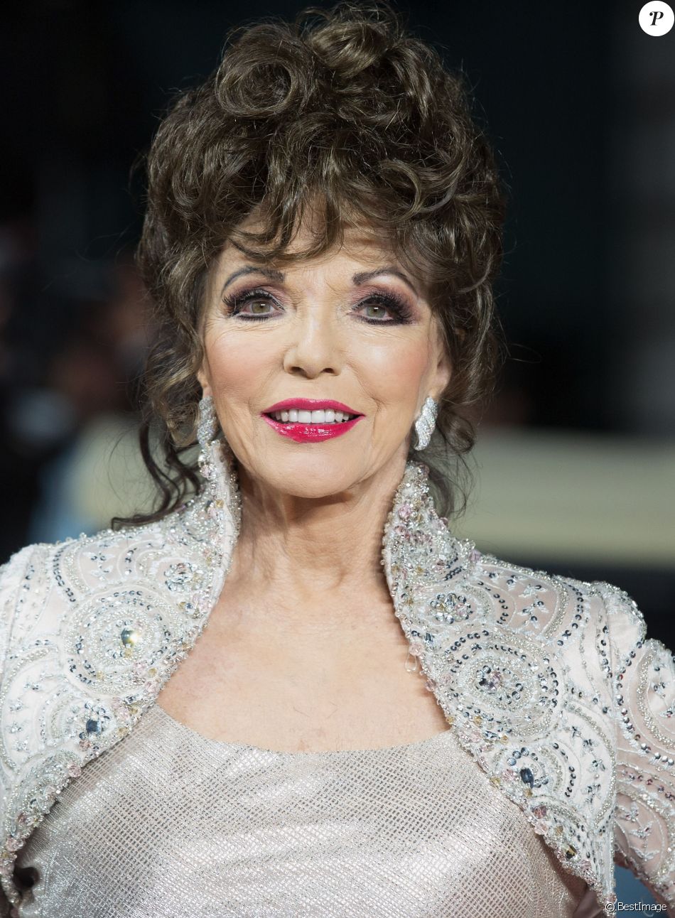 Joan Collins à la première de The Time of Their Lives à Londres, le 8 ...