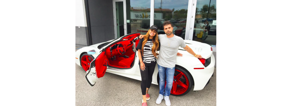 Photo : Blac Chyna pose avec sa nouvelle Ferrari - Photo publiée sur ...