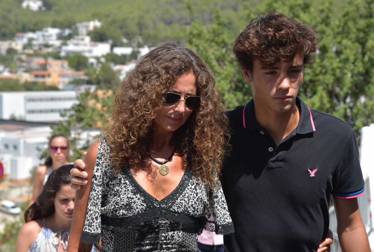 Photo : Belinda Alonso, dernière compagne d'Angel Nieto, et leur fils ...