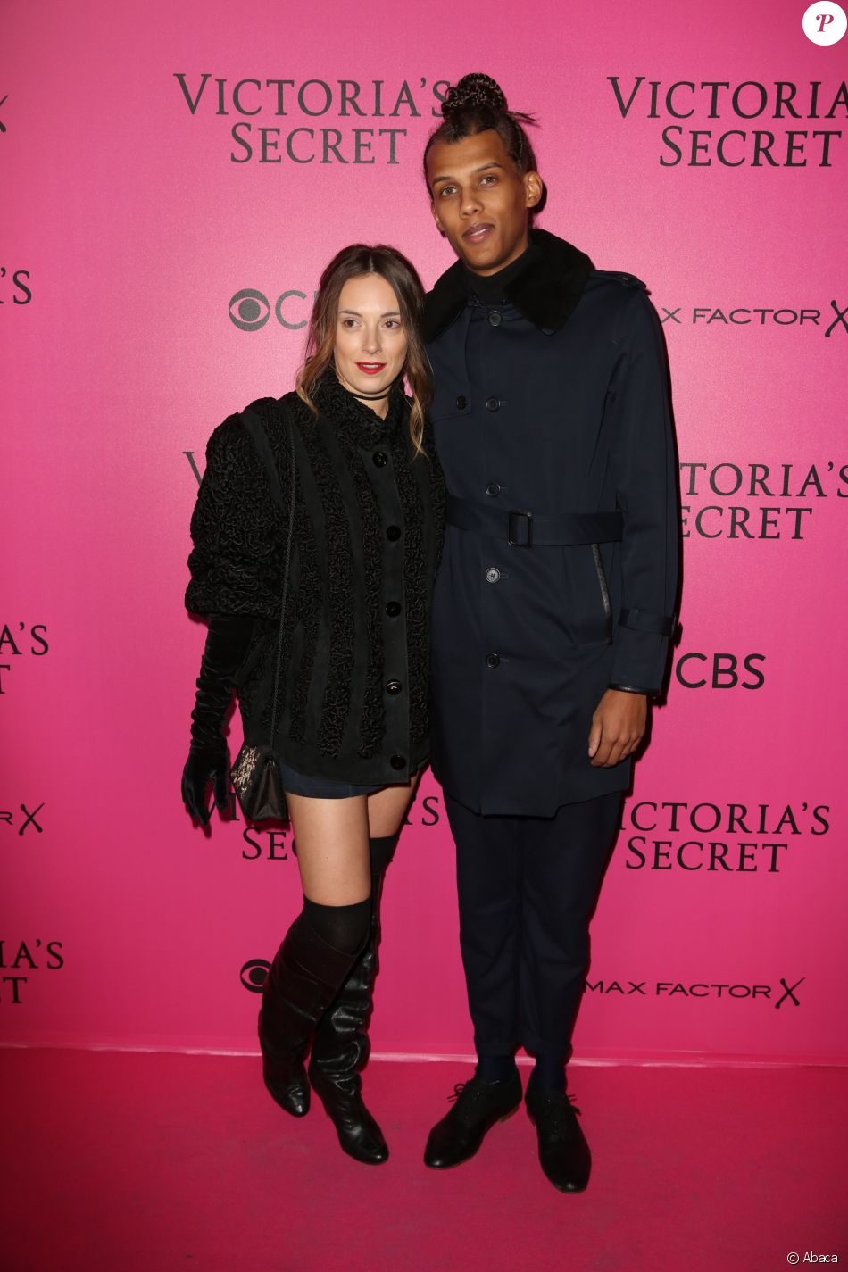 Stromae et son épouse Coralie Barbier à Paris, le 30 novembre 2016 ...