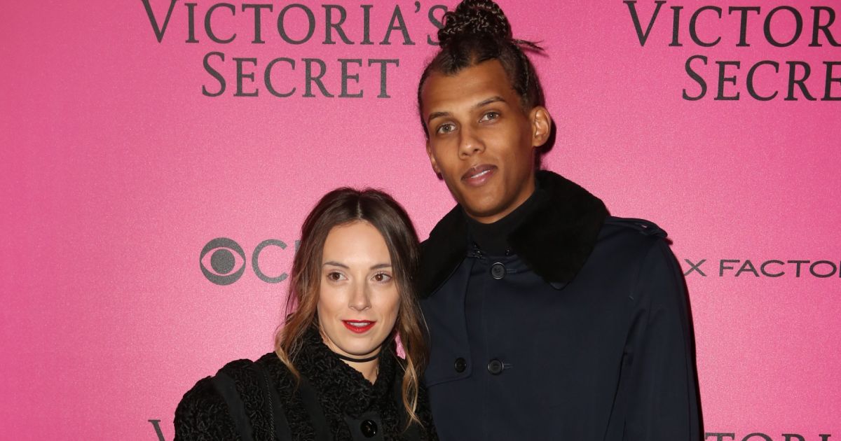 Stromae et son épouse Coralie Barbier à Paris, le 30 novembre 2016 ...