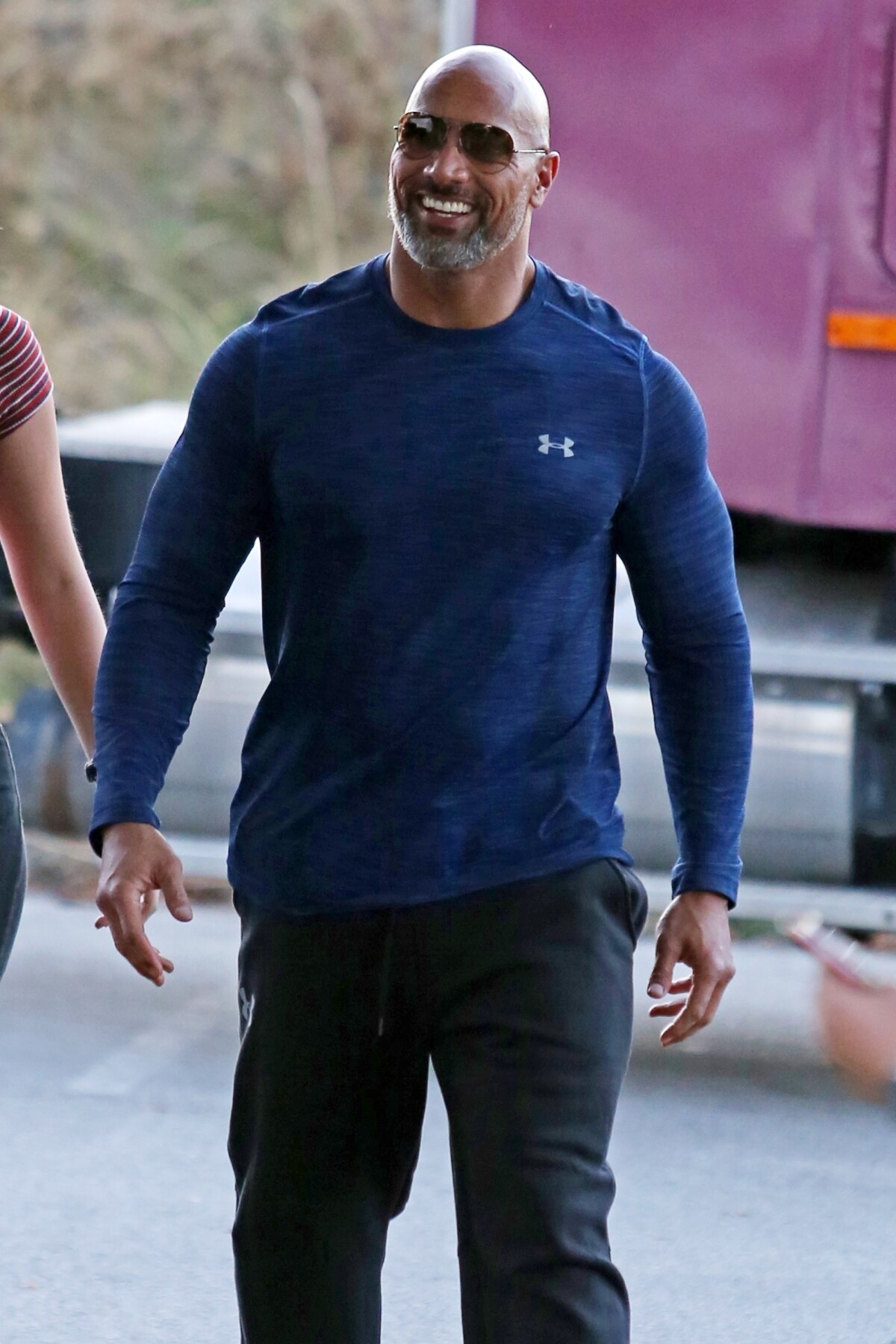 Photo : Exclusif - Dwayne Johnson salue ses fans à la sortie de l ...