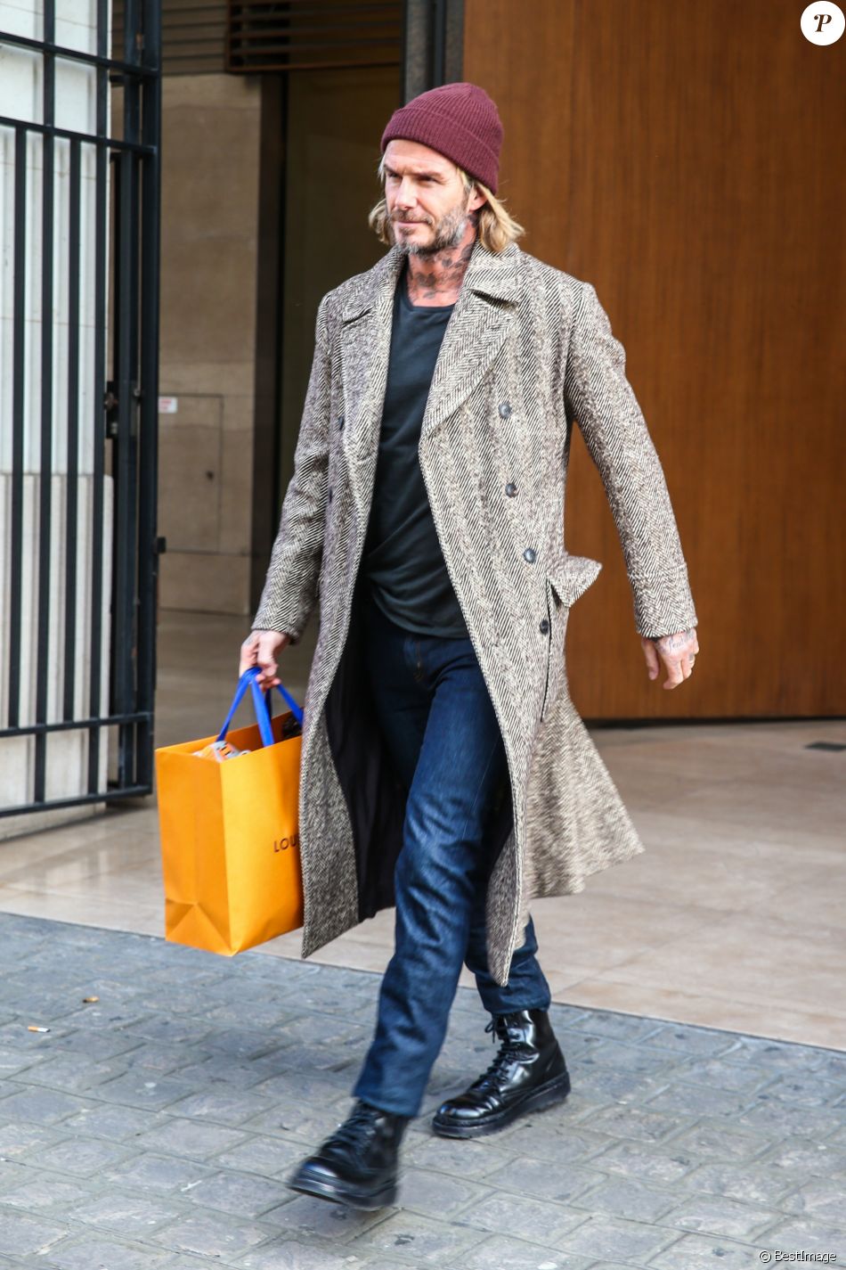David Beckham sort de la maison Louis Vuitton à Paris le 17 janvier ...