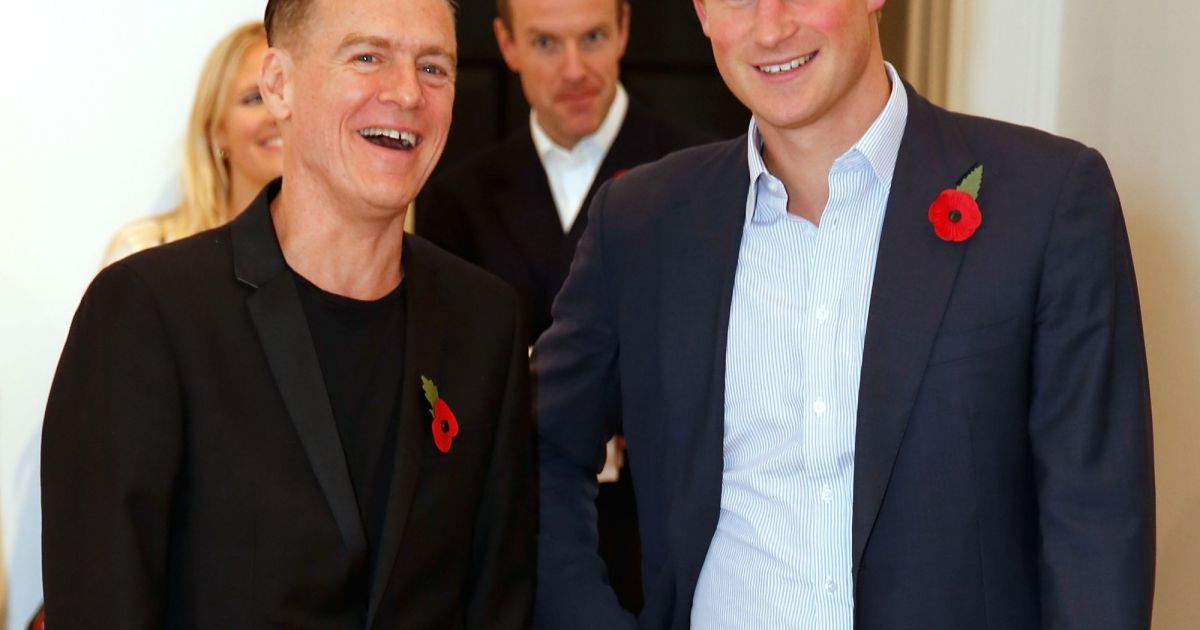 Le prince Harry, Bryan Adams - Le prince Harry visite l'exposition du photographe Bryan Adams à ...