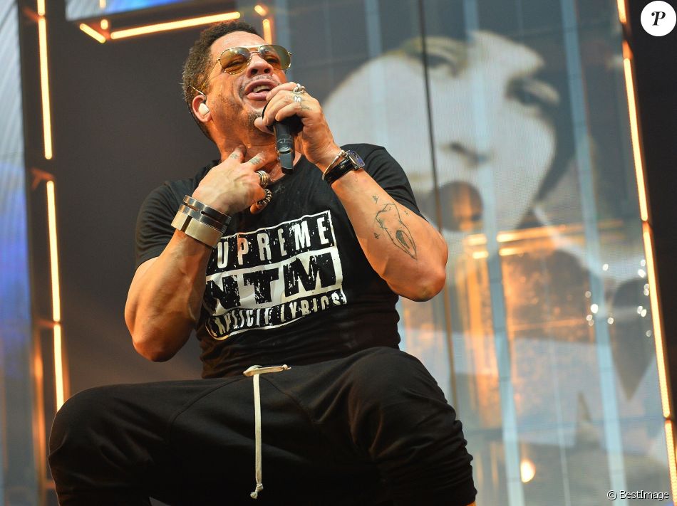 JoeyStarr (Joey Starr) - Concert du groupe Suprême NTM à l'AccorHotels ...