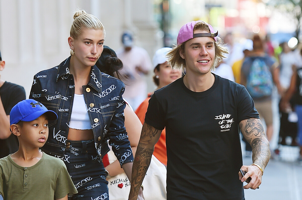 Photo : Hailey Baldwin et Justin Bieber se tiennent la main en sortant ...