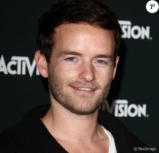Chris Masterson : Le grand frère de "Malcolm" s'est fiancé ! - Purepeople