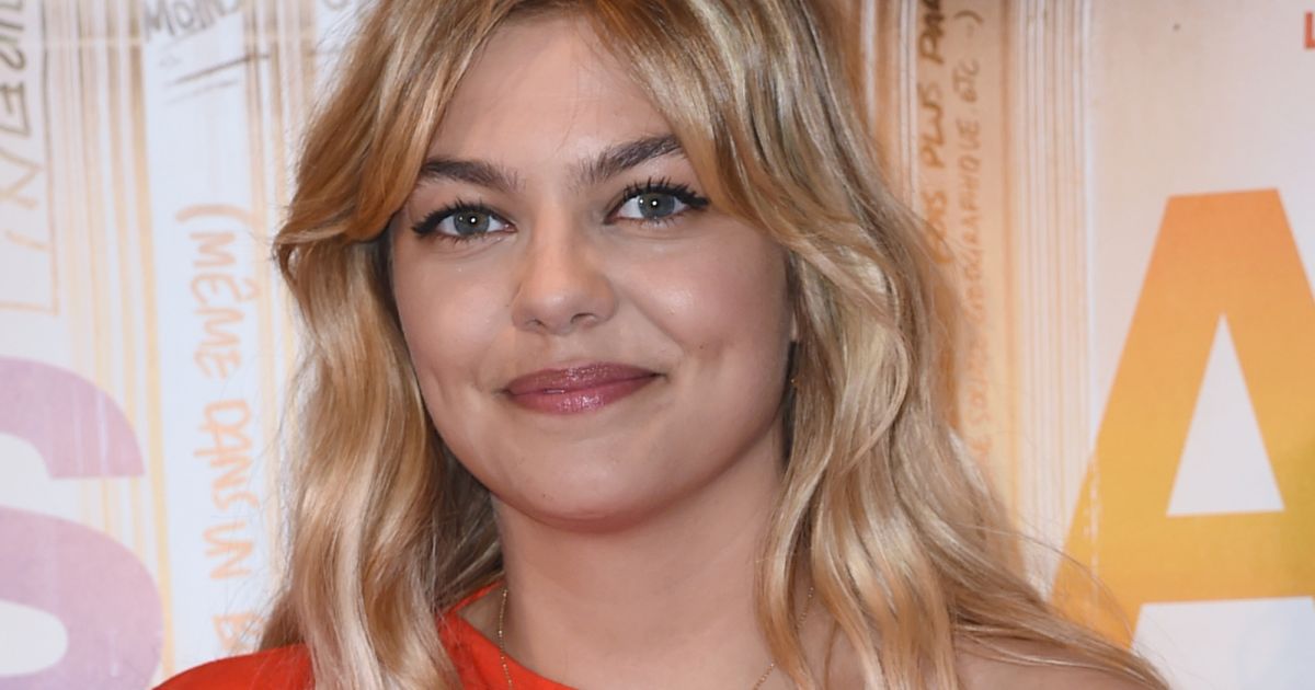 Louane Emera - Avant-première du film Les Affamés au cinéma UGC Les ...