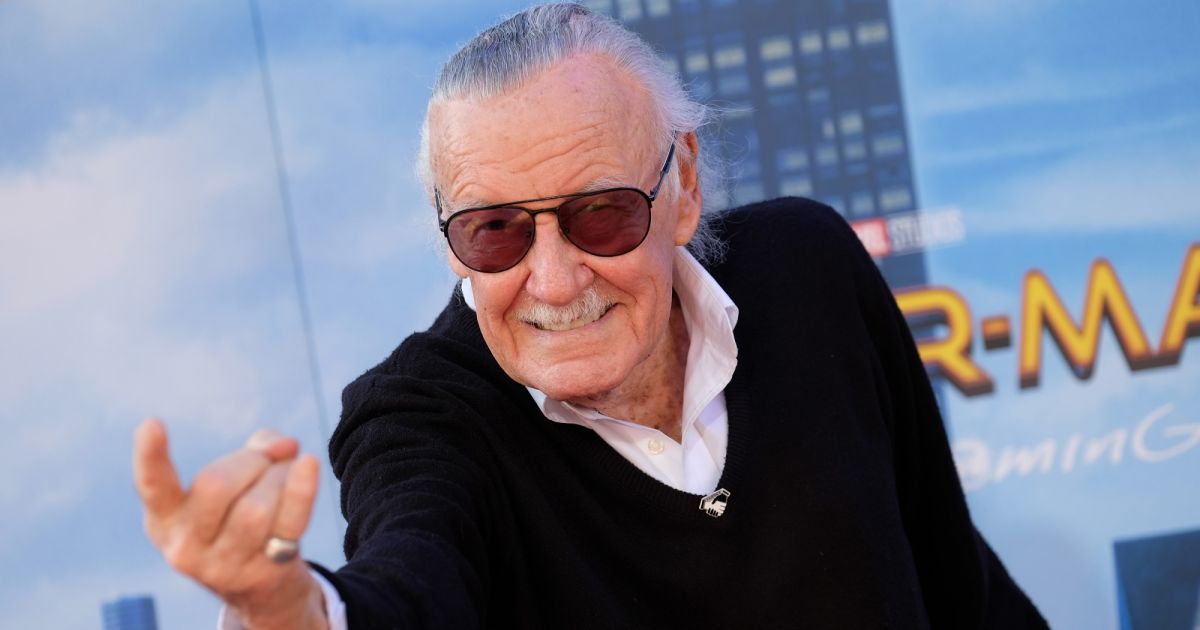 Stan Lee à la première de 'Spider-Man: Homecoming au théâtre Chinois à ...