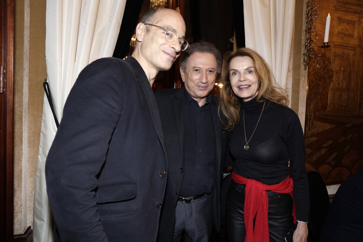 Photo : Bernard Werber, Michel Drucker et Cyrielle Claire lors de la ...