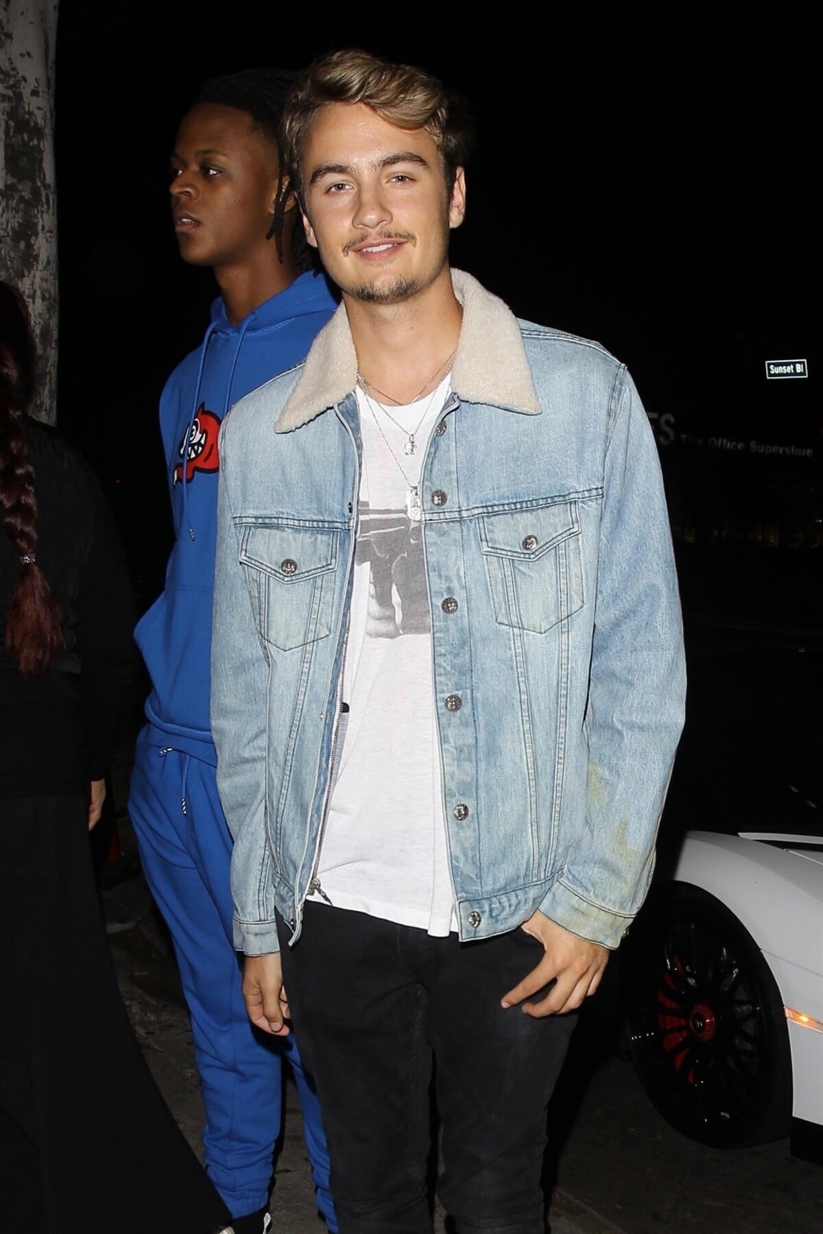 Photo : Brandon Thomas Lee fait la fête dans le quartier de Hollywood à ...