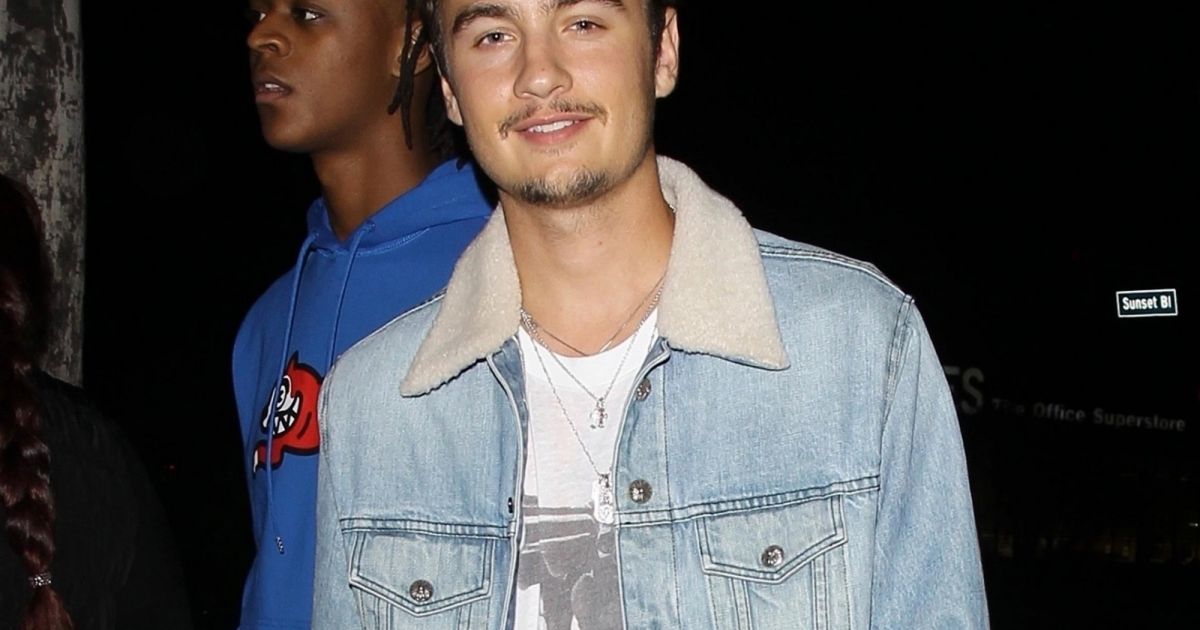 Brandon Thomas Lee fait la fête dans le quartier de Hollywood à Los ...