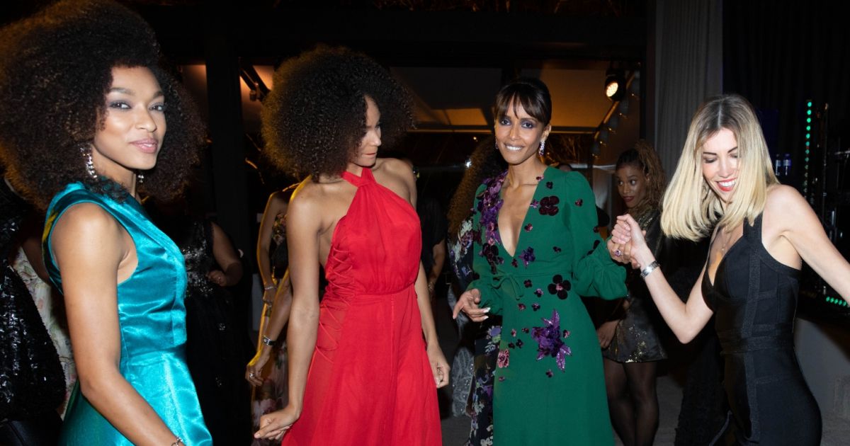 Exclusif - Sonia Rolland et Alexandra Rosenfeld (à droite) dansant avec ...
