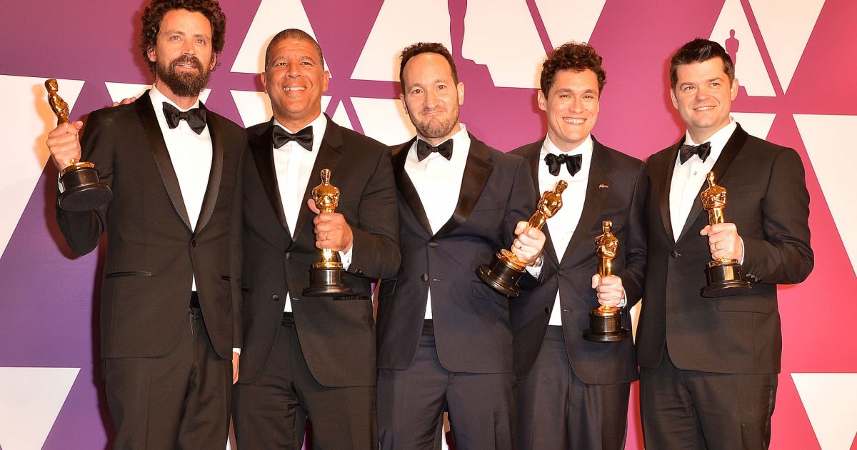 Bob Persichetti, Peter Ramsey, Rodney Rothman, Phil Lord et Christopher ...