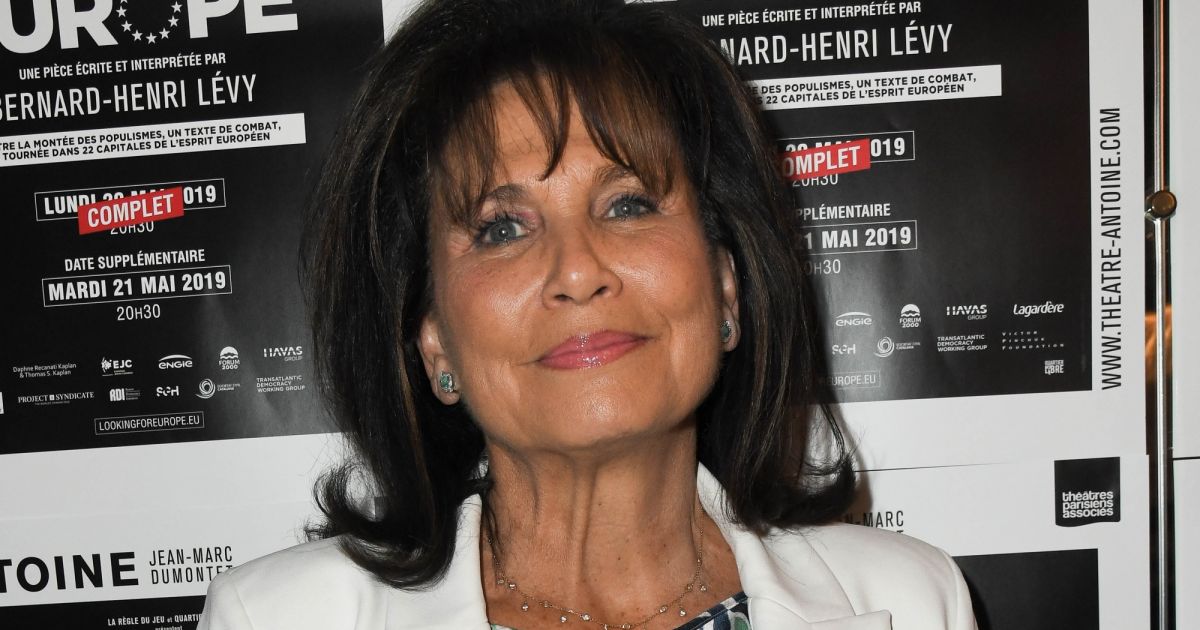 Semi-exclusif - Anne Sinclair - People à la générale de la pièce de ...