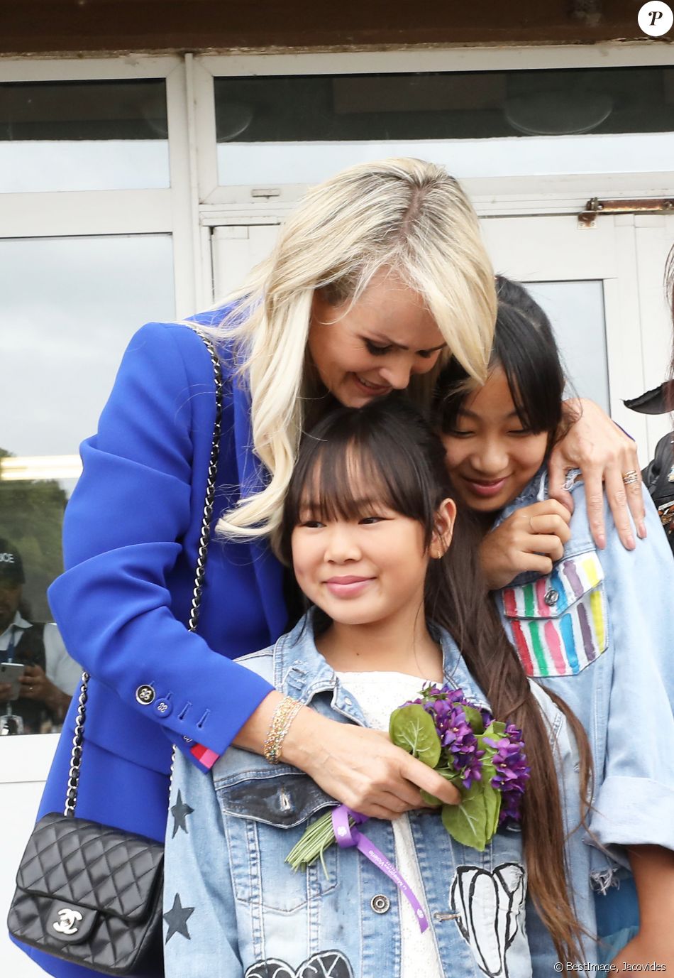 Exclusif Laeticia Hallyday Ses Filles Jade Et Joy Et Son Compagnon ... Exclusif Laeticia Hallyday Ses Filles Jade Et Joy Et Son Compagnon ...