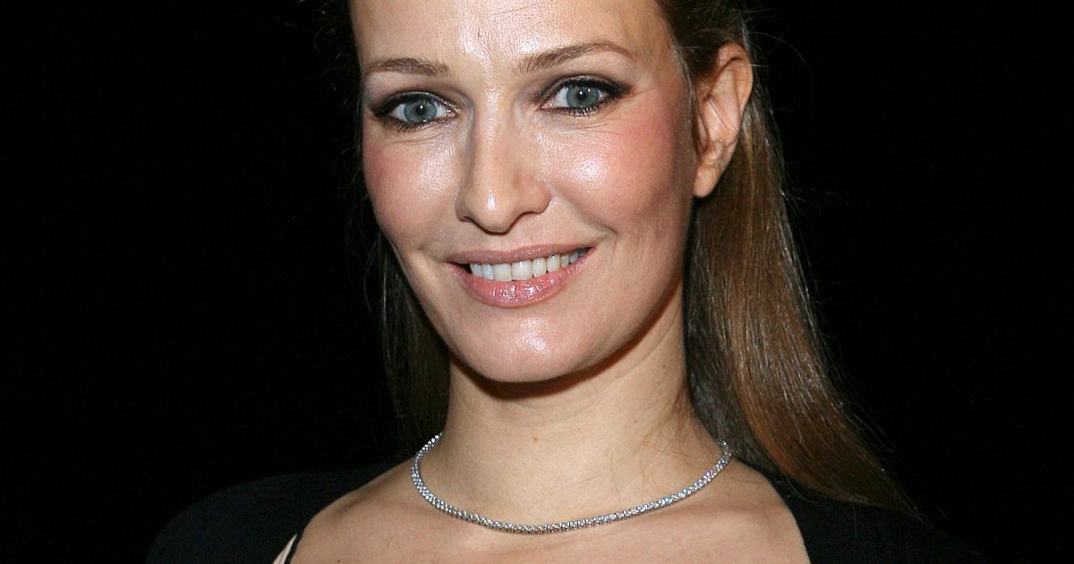 Karen Mulder Paris 2009 - Purepeople