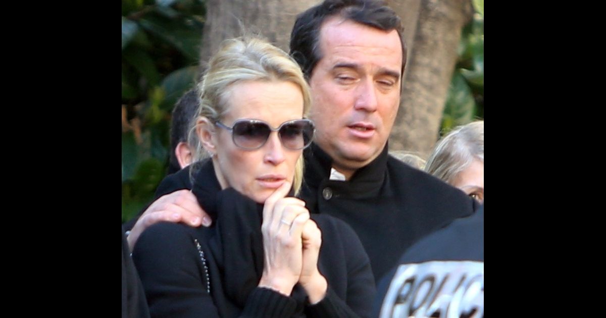 Estelle Lefébure et son compagnon Pascal Ramette aux obsèques de Michel ...