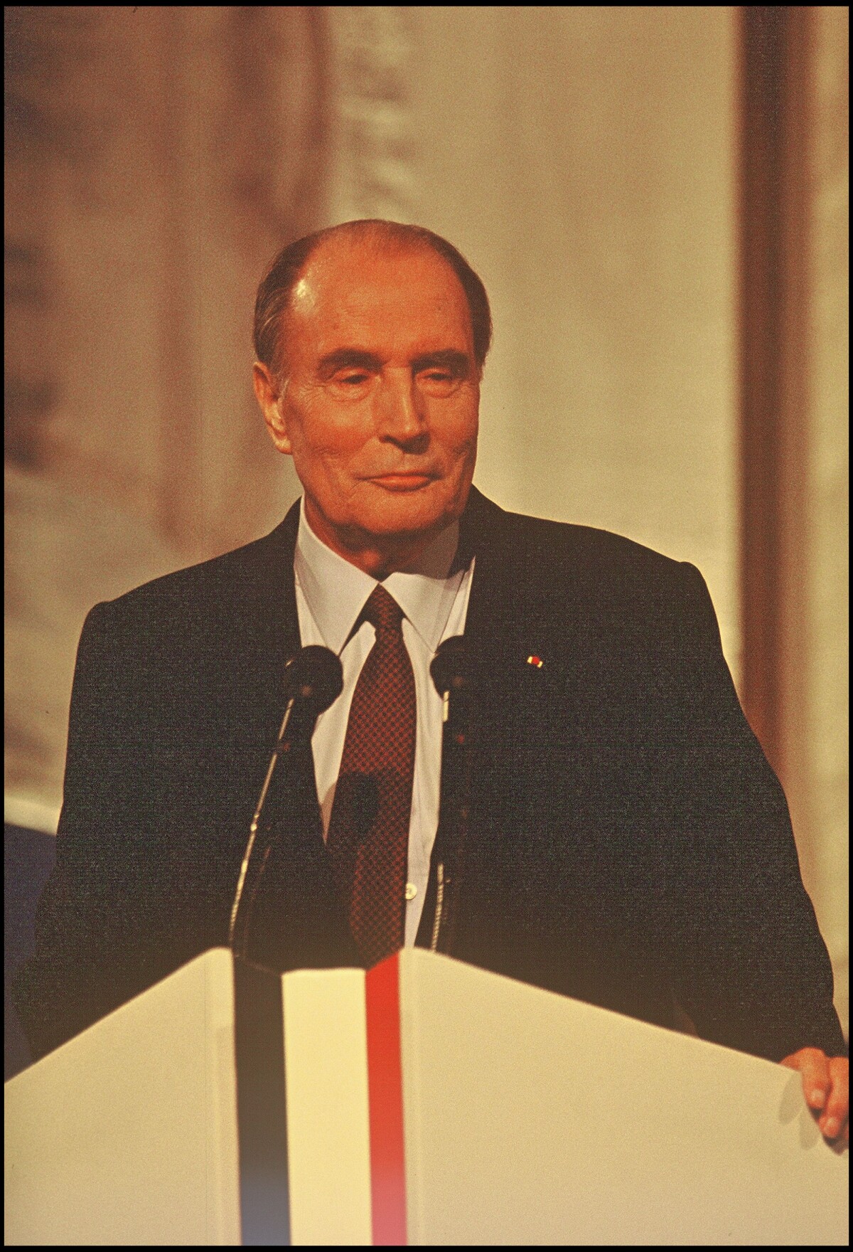 Photo : Archives- François Mitterrand au Bourget en 1988. - Purepeople