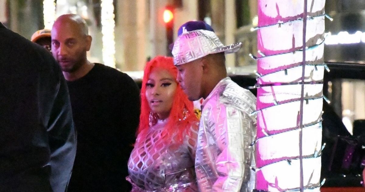 Nicki Minaj et son fiancé Kenneth Petty arrivent à la boutique FENDI ...