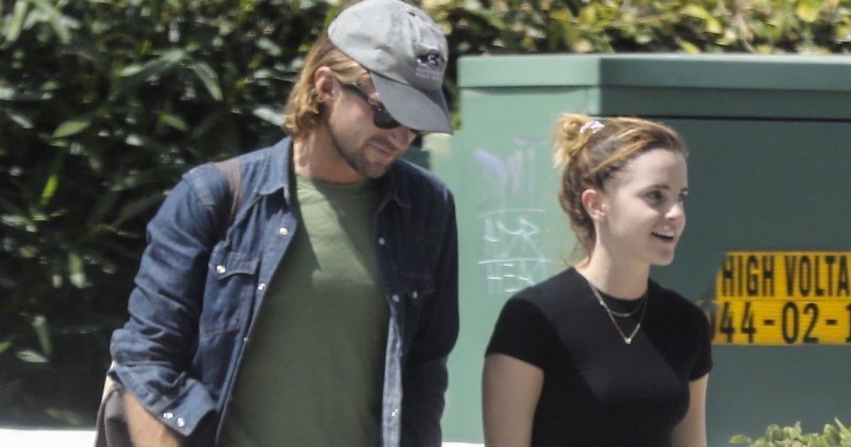Exclusif - Emma Watson est allée dîner avec un mystérieux inconnu dans ...