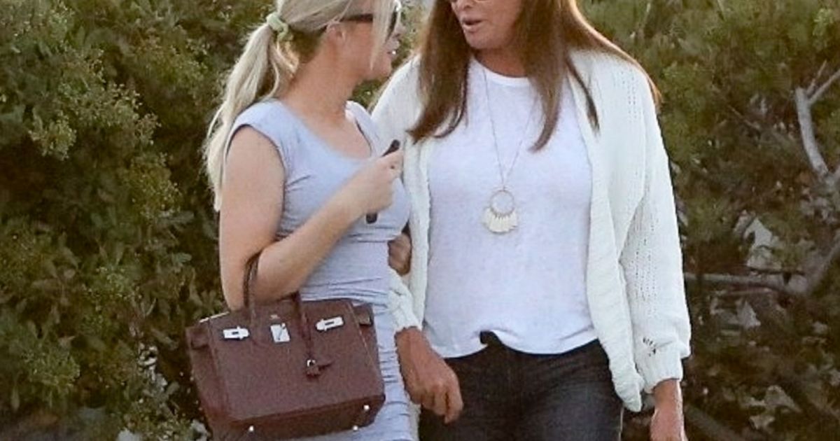 Exclusif - Caitlyn Jenner et sa compagne Sophia Hutchins ont déjeuné à ...