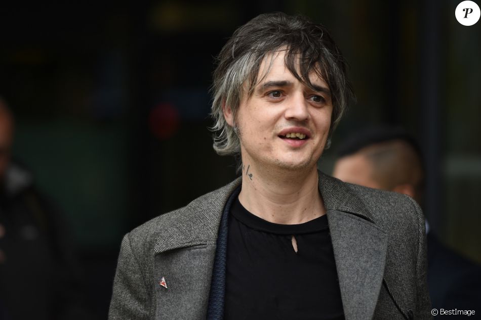 Le rocker Pete Doherty quitte les studios de la BBC après l ...
