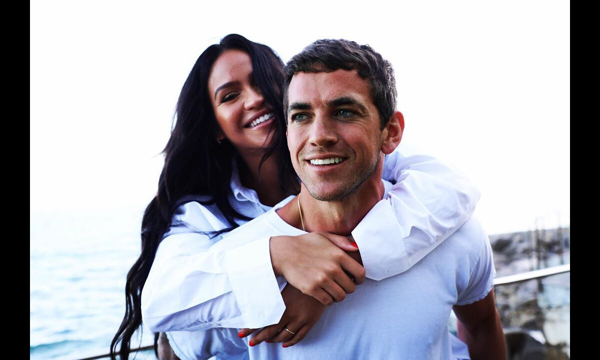 Photo : Cassie et son mari Alex Fine ont accueilli leur premier enfant le 6 décembre 2019 : une ...