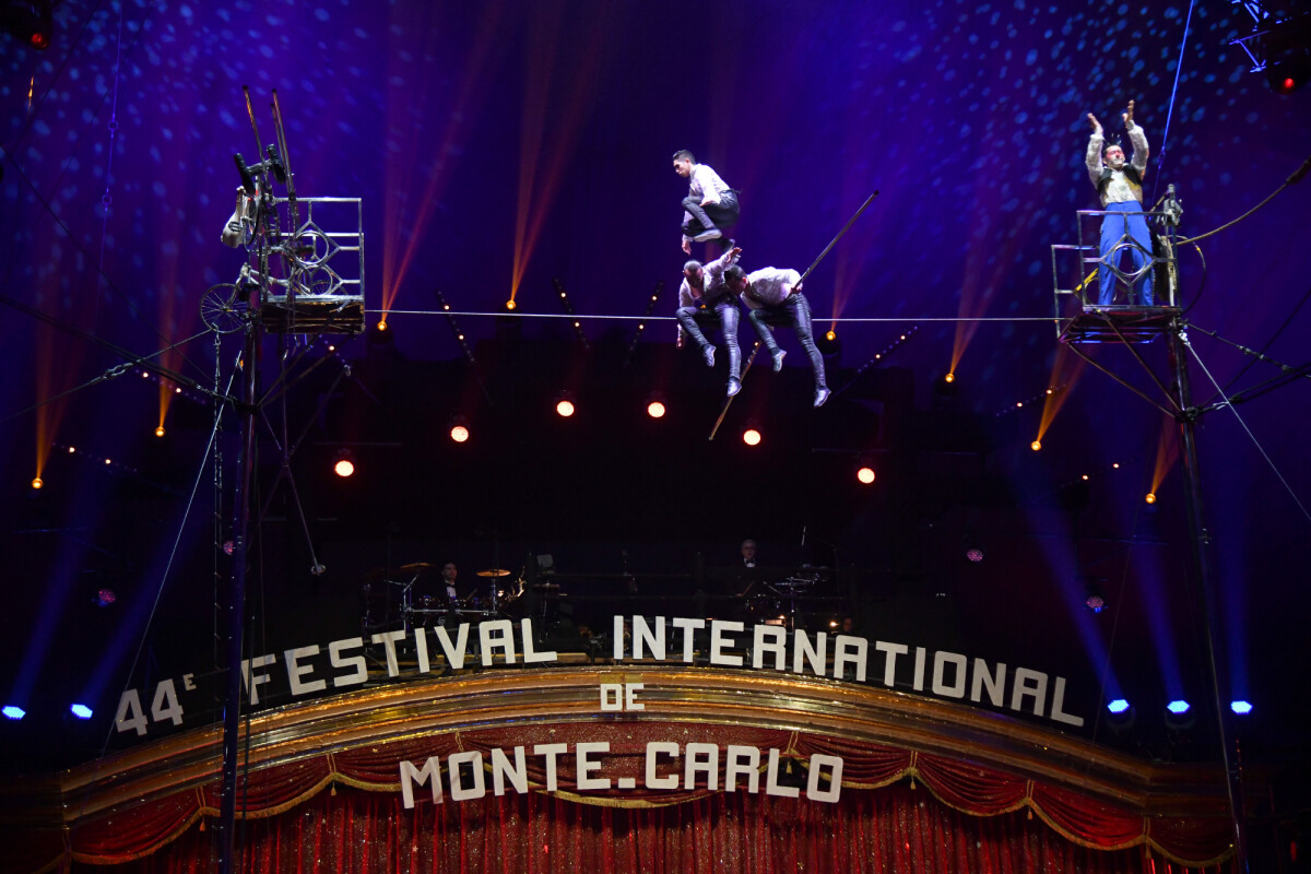 Photo : La troupe Ayala et Henry Ayala, récompensé par un Clown d ...
