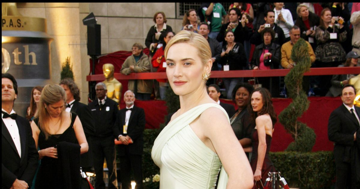 Kate Winslet aux Oscars en 2007, en robe Valentino estimée à 100 000 ...