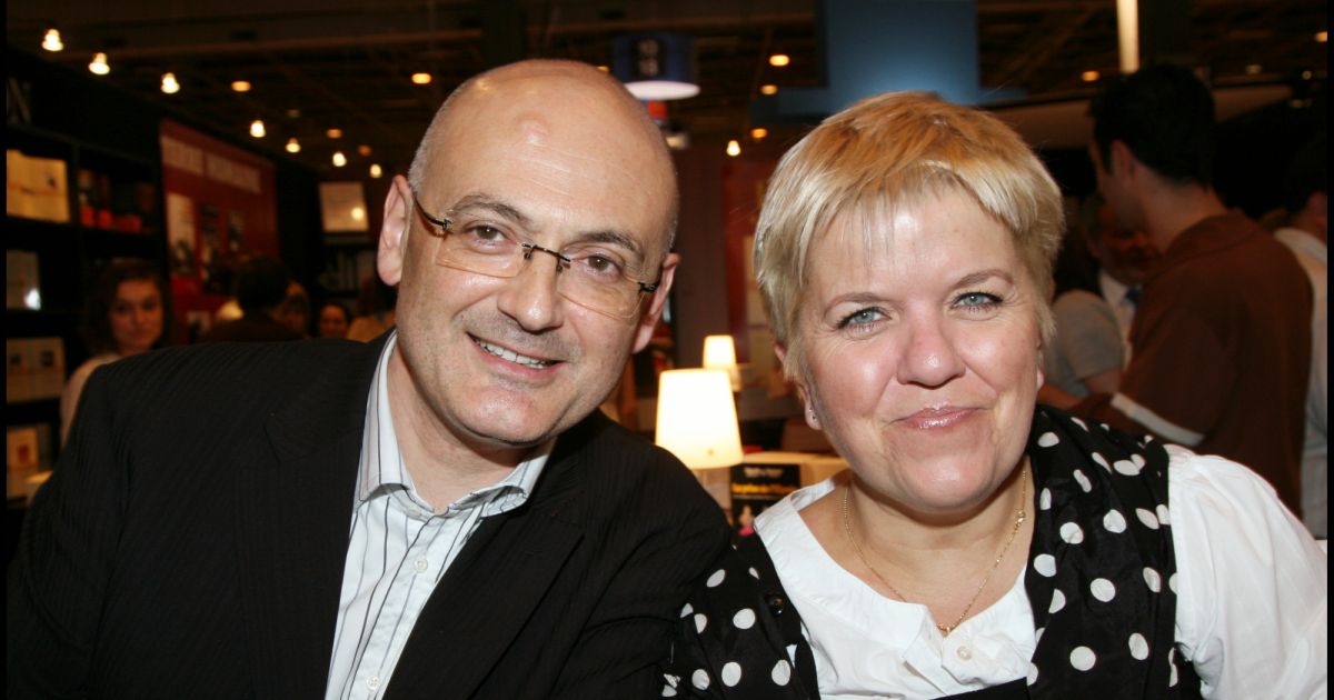 Mimie Mathy et son mari Benoist Gérard au Salon du Livre, le 27 mars ...