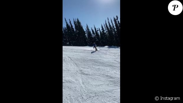 David Beckham : En famille au ski, Brooklyn emmène sa chérie Mia ...