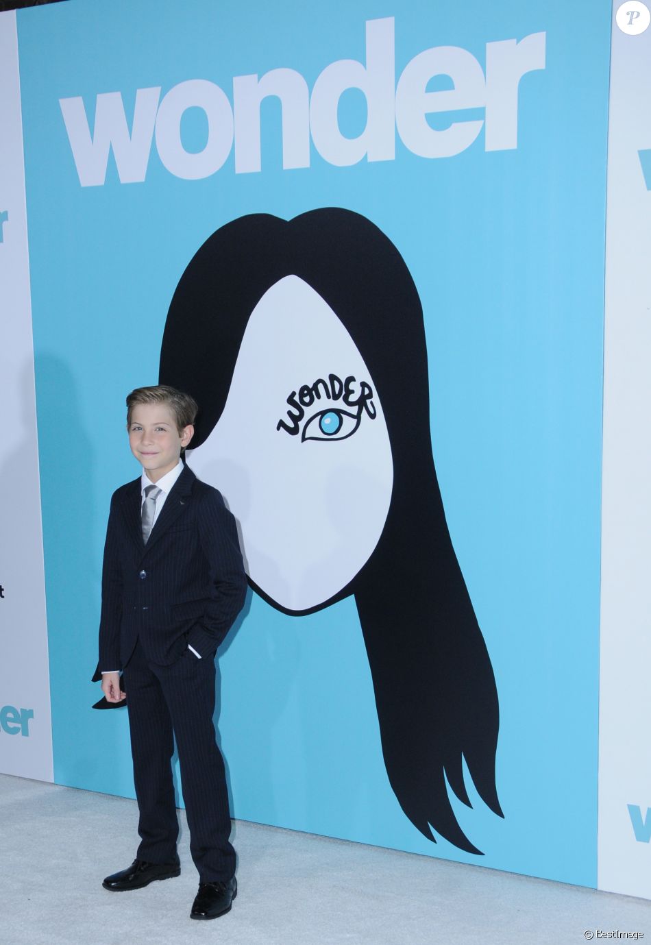 Jacob Tremblay à la première du film Wonder à Los Angeles. Le 14 ...