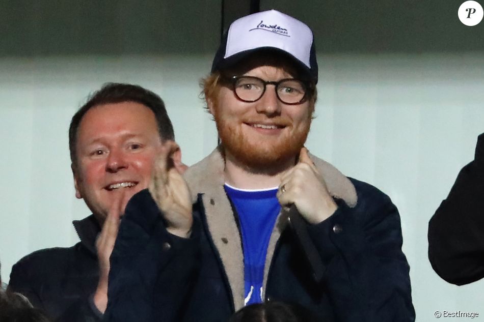 Ed Sheeran assiste au match de football de l'équipe locale avec ...
