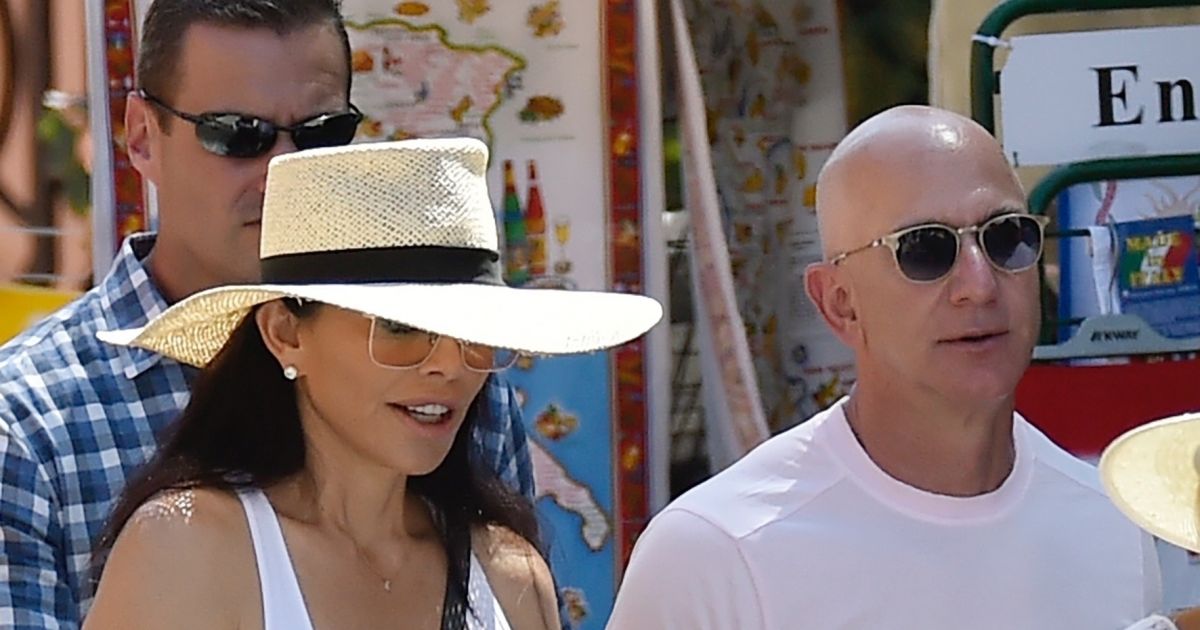 Jeff Bezos et sa compagne Lauren Sanchez en vacances à Portofino en ...