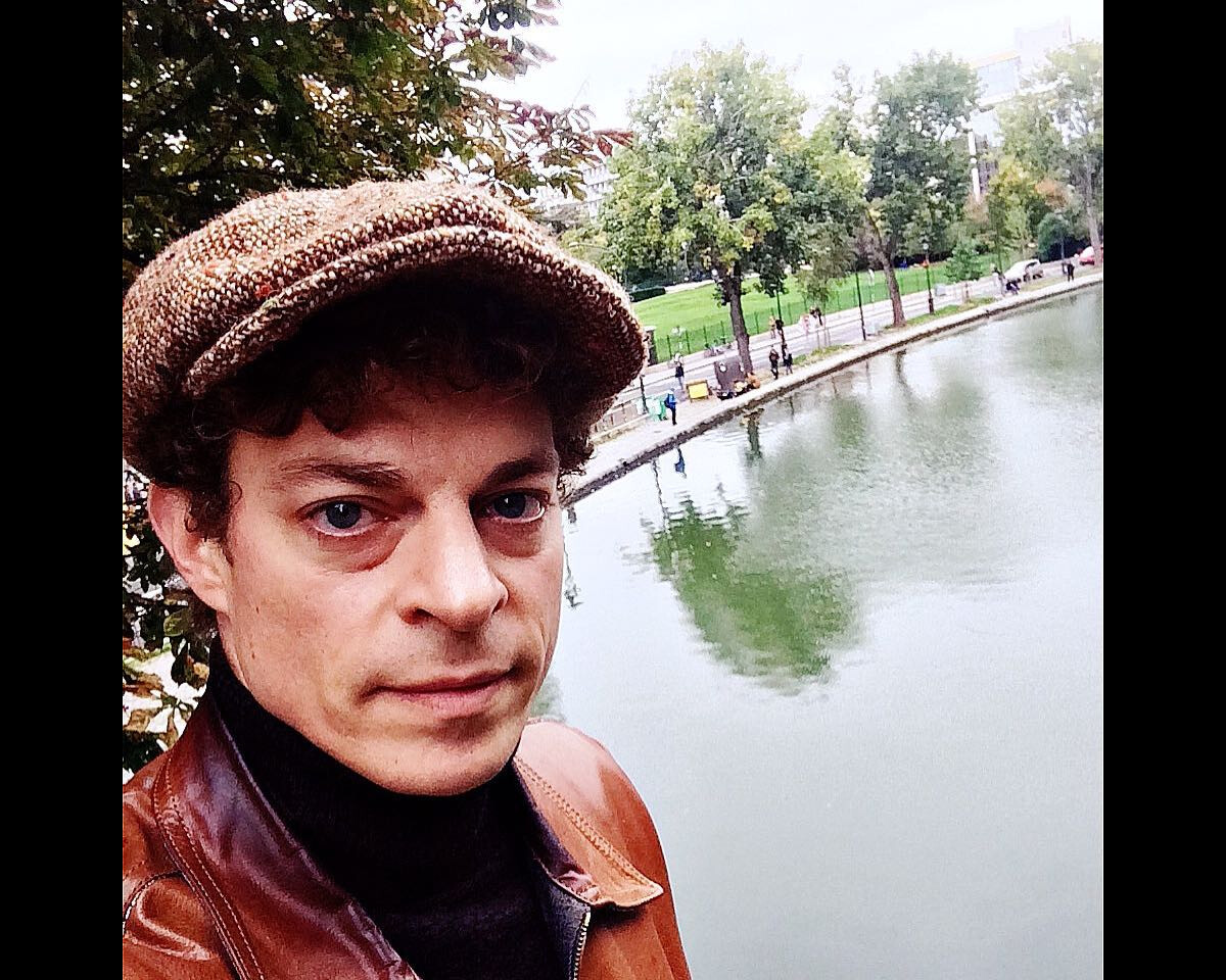 Photo : Vincent Latorre au Canal Saint-Martin, le 1er octobre 2017 ...