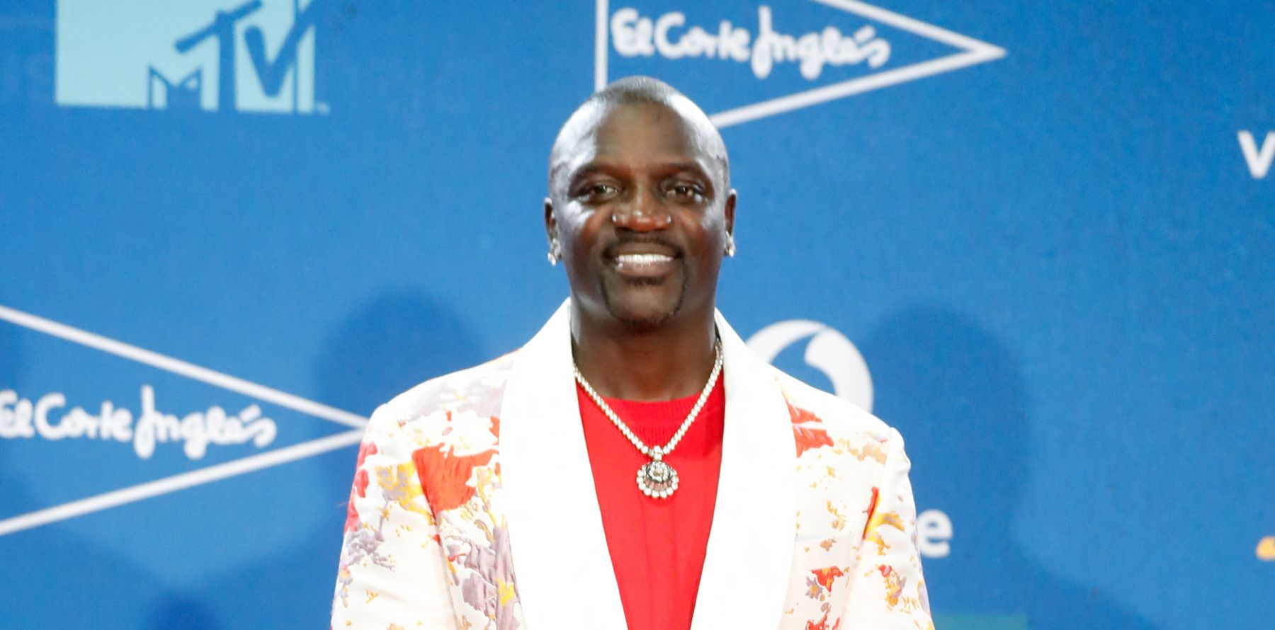 Akon : La construction de sa ville futuriste à 6 milliards en Afrique a ...
