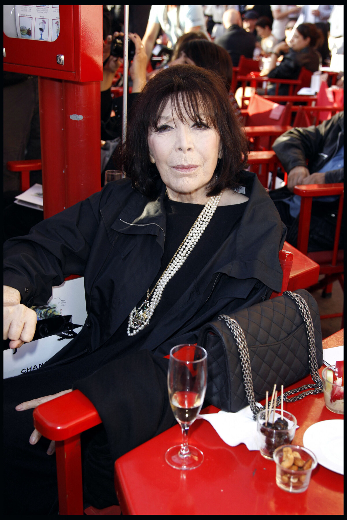 Photo : JULIETTE GRECO - CHANEL PRESENTE LA NOUVELLE COLLECTION ...