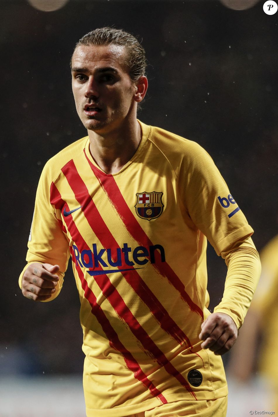 Antoine Griezmann a été sifflé dès la présentation des joueurs jusqu'à ...
