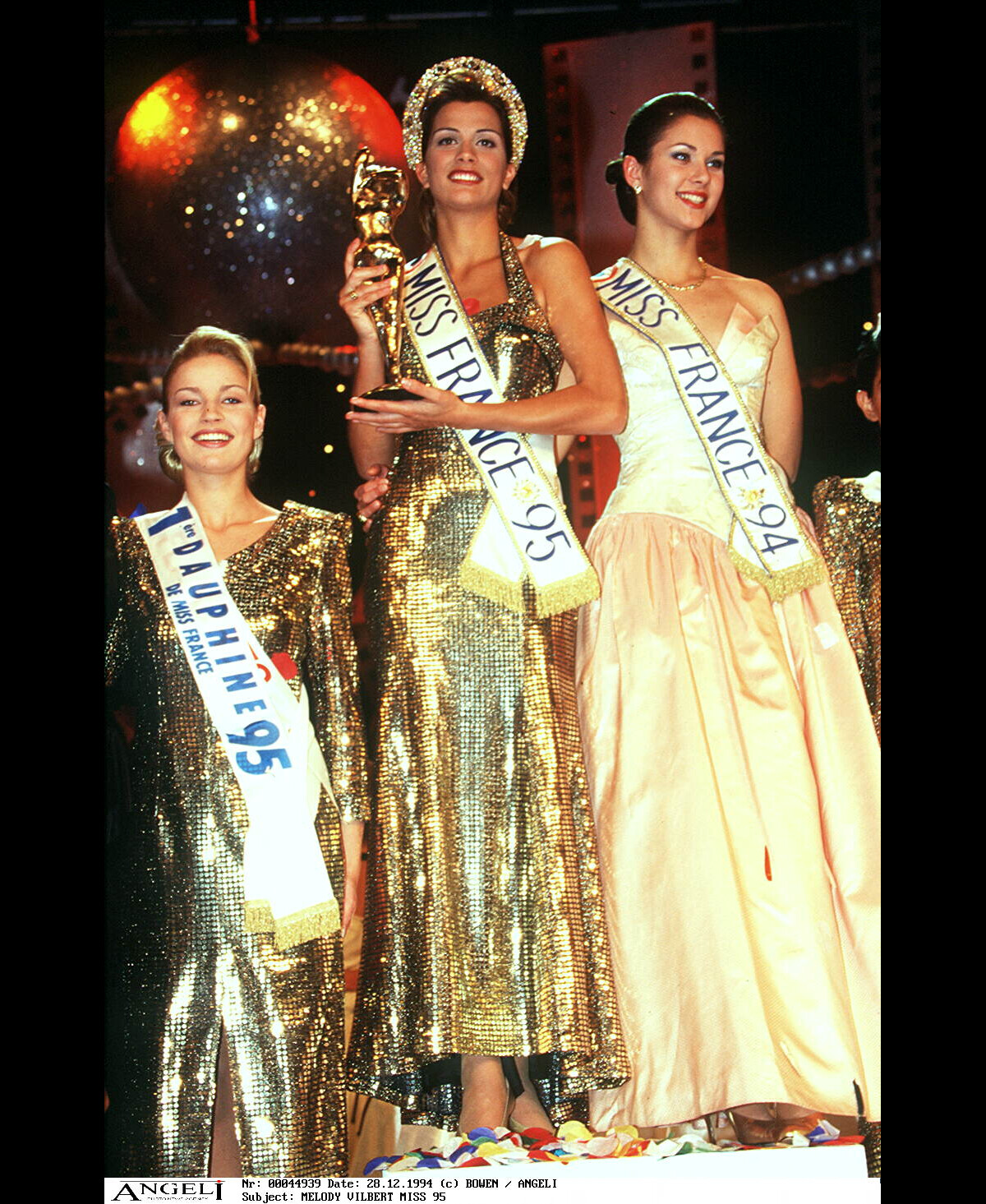 Photo : Mélody Vilbert élue Miss France 1995 le 28 décembre 1994 ...