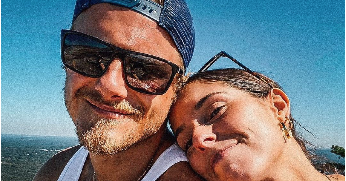 Alexander Ludwig Et Sa Fiancée Lauren Dear En Octobre 2020 Purepeople