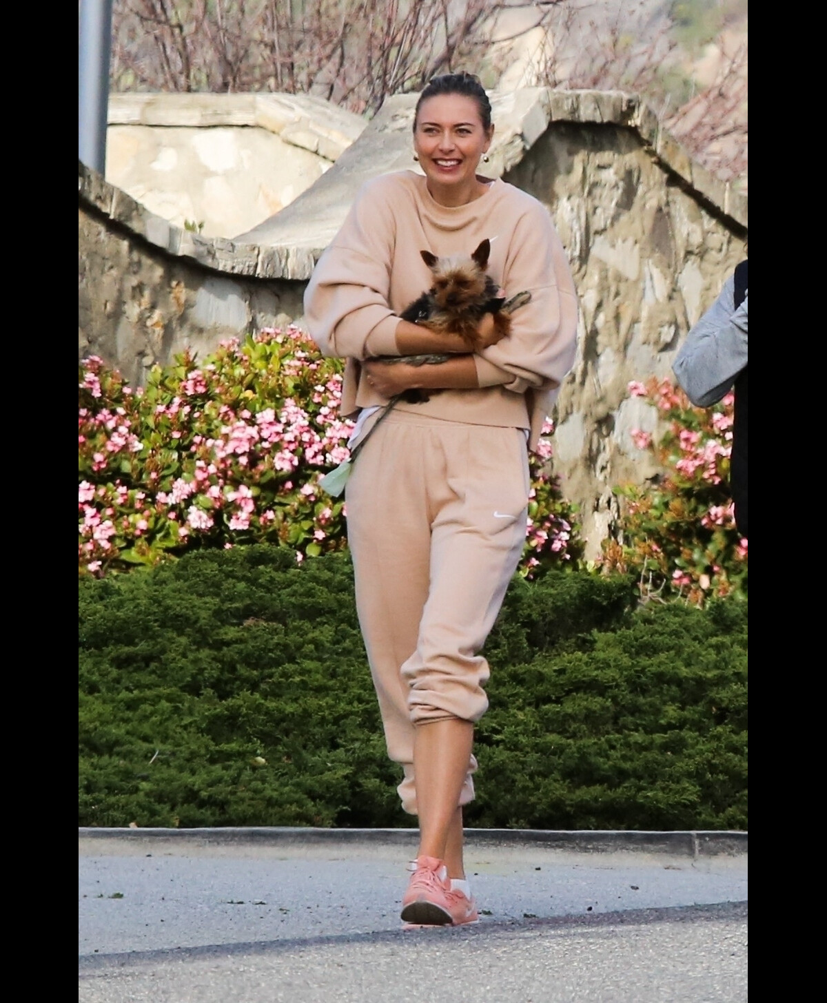 Photo : Exclusif - La jeune retraitée Maria Sharapova se promène avec ...