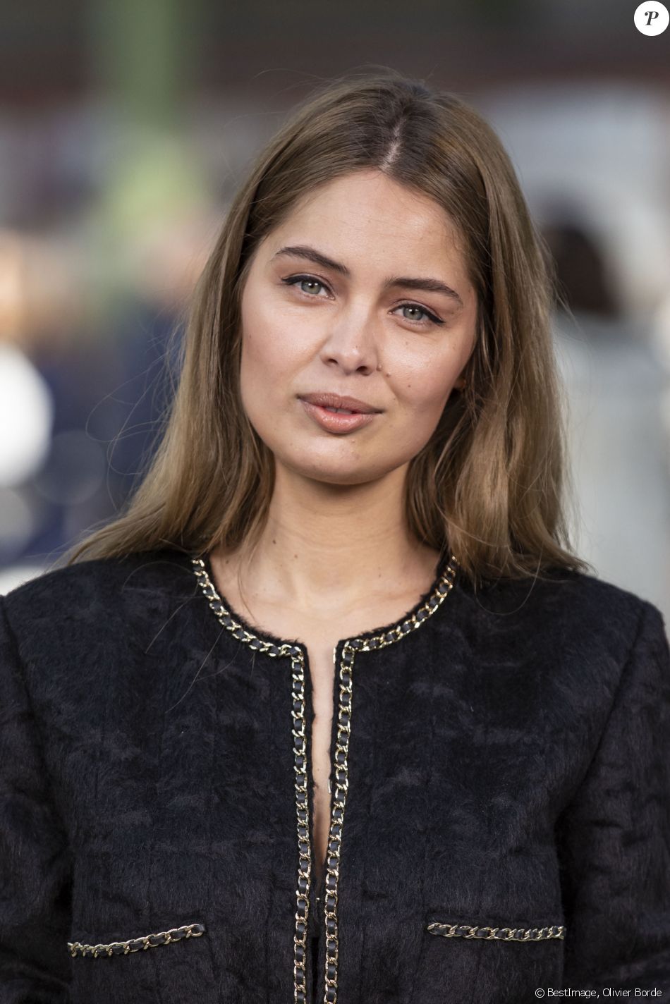 Marie-Ange Casta - Les célébrités au photocall du défilé Chanel Cruise ...